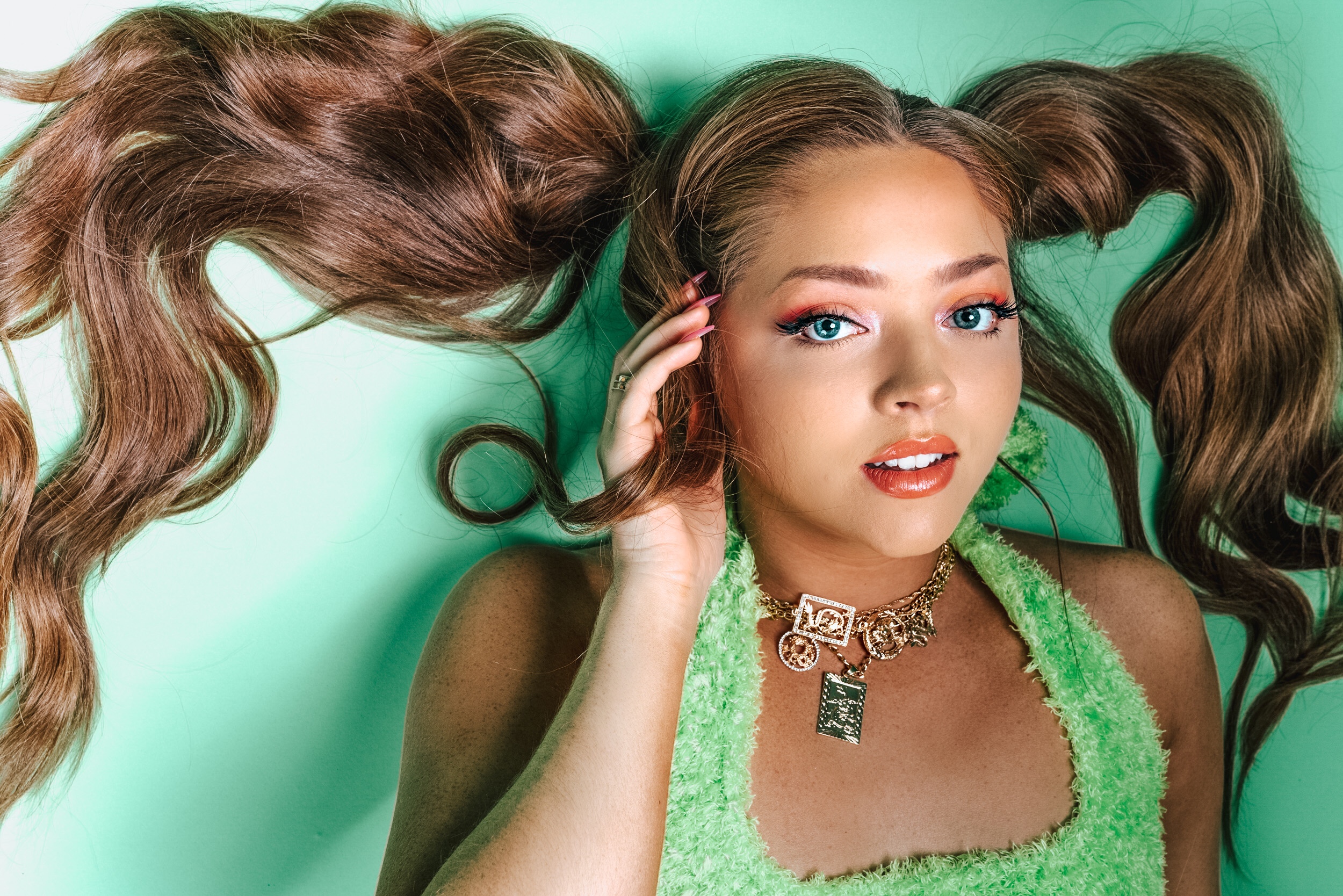 Olivia King: Singer, Songwriter, Media Sensation | Photobombshell Media